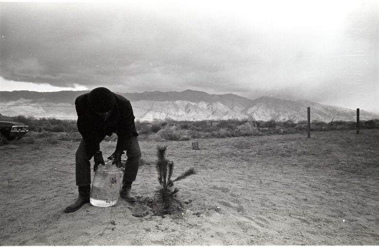 Photo Essay: The First Manzanar Pilgrimage - Densho: Japanese American ...